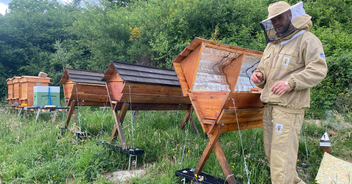 Beeprogear_beekeeping_1200x1200.png?v=1731336871